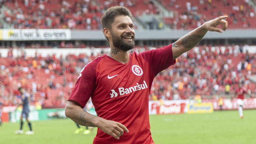 Rafael Sóbis chega ao 50º gol pelo Internacional - Lance!