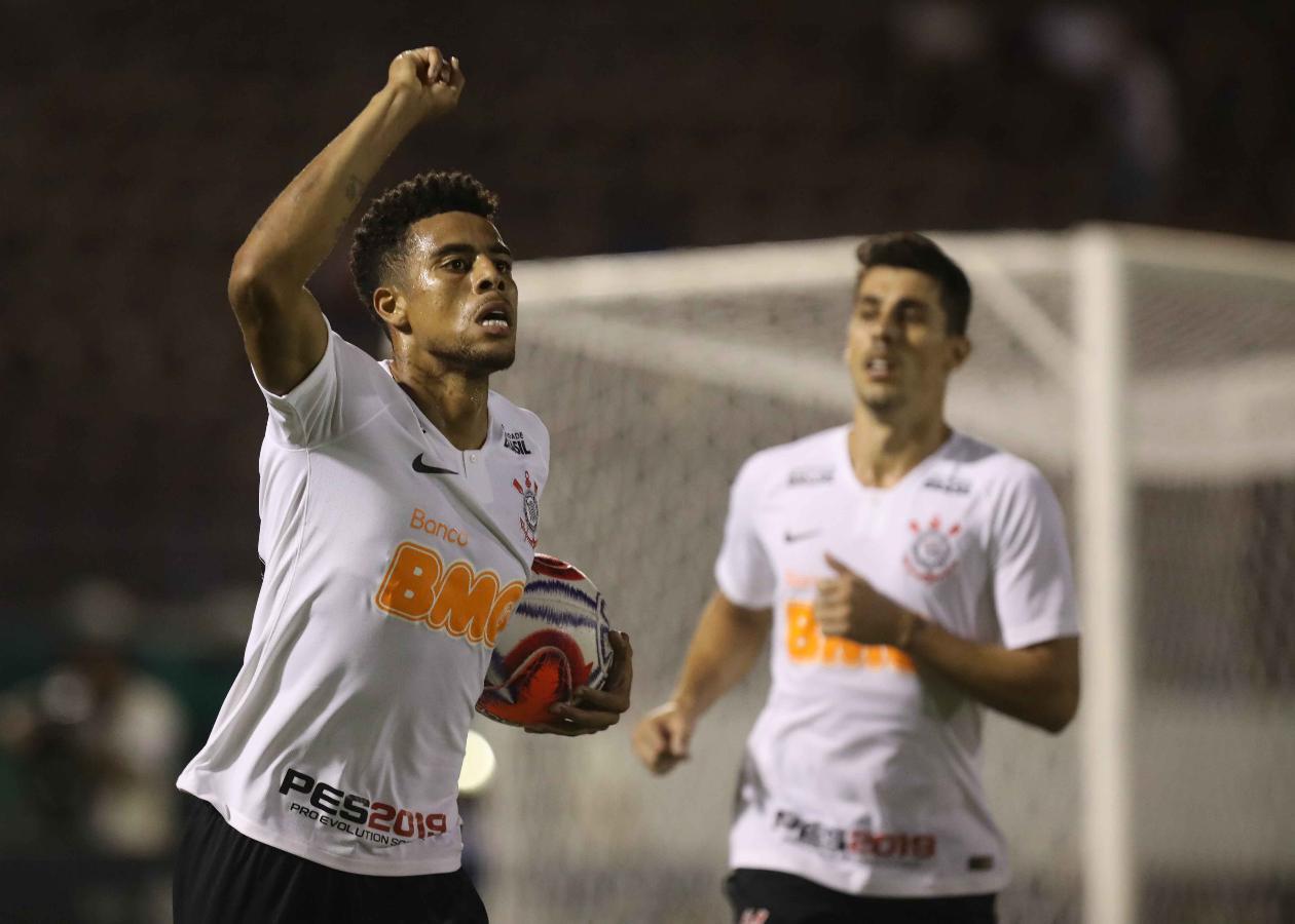 Gustagol comemora retorno com gol diante da Ferroviária - Lance!