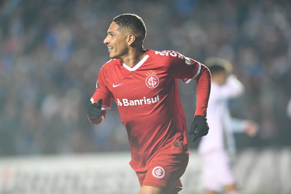 Ex-jogador campeão do mundo coloca Guerrero como 'melhor centroavante ...