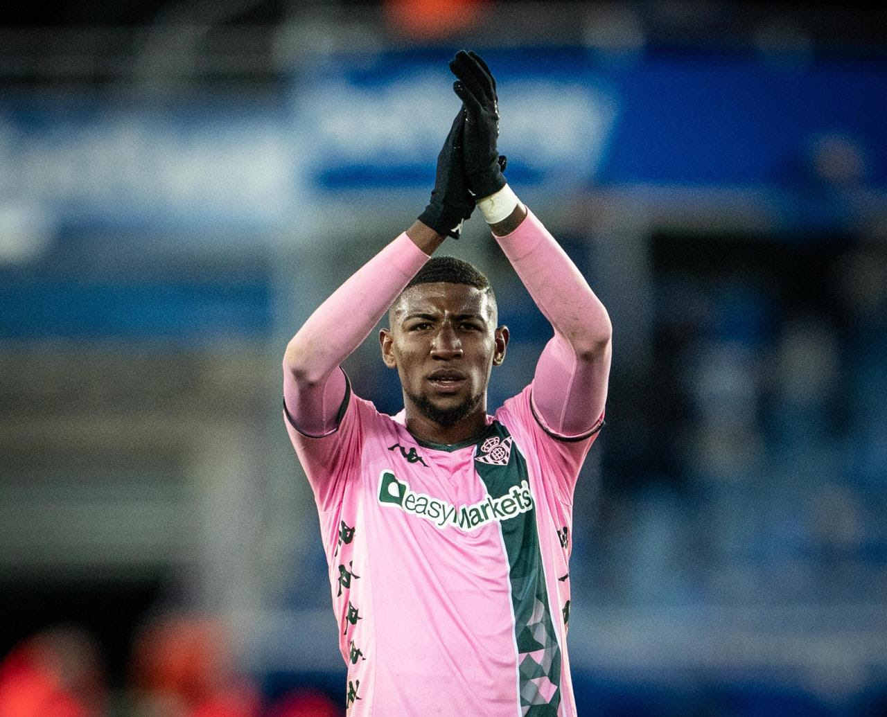 Boa fase de Emerson convence, e Barça quer o lateral nesta janela - Lance!