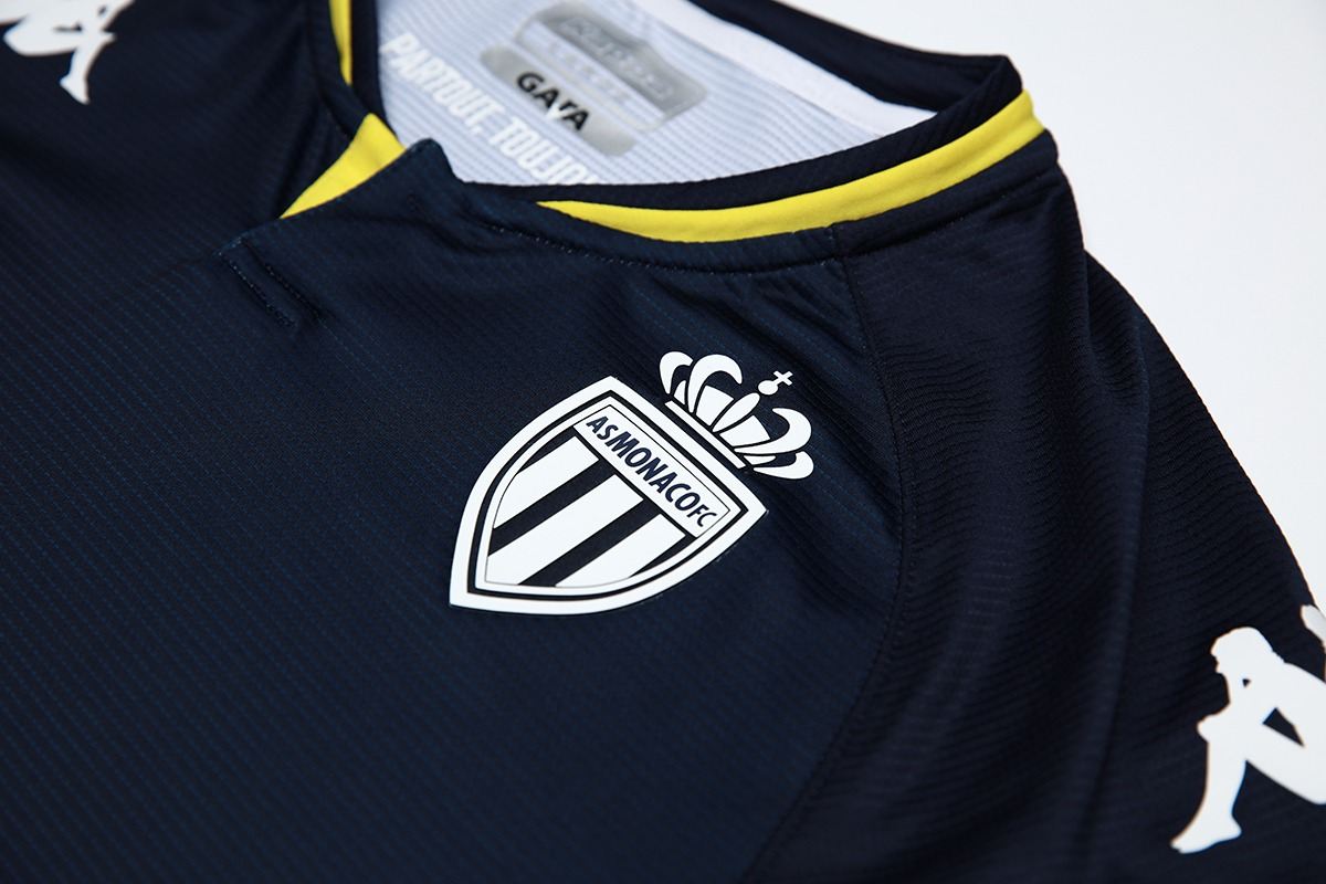 Monaco lança uniforme que relembra conquistas e craques do passado - Lance!
