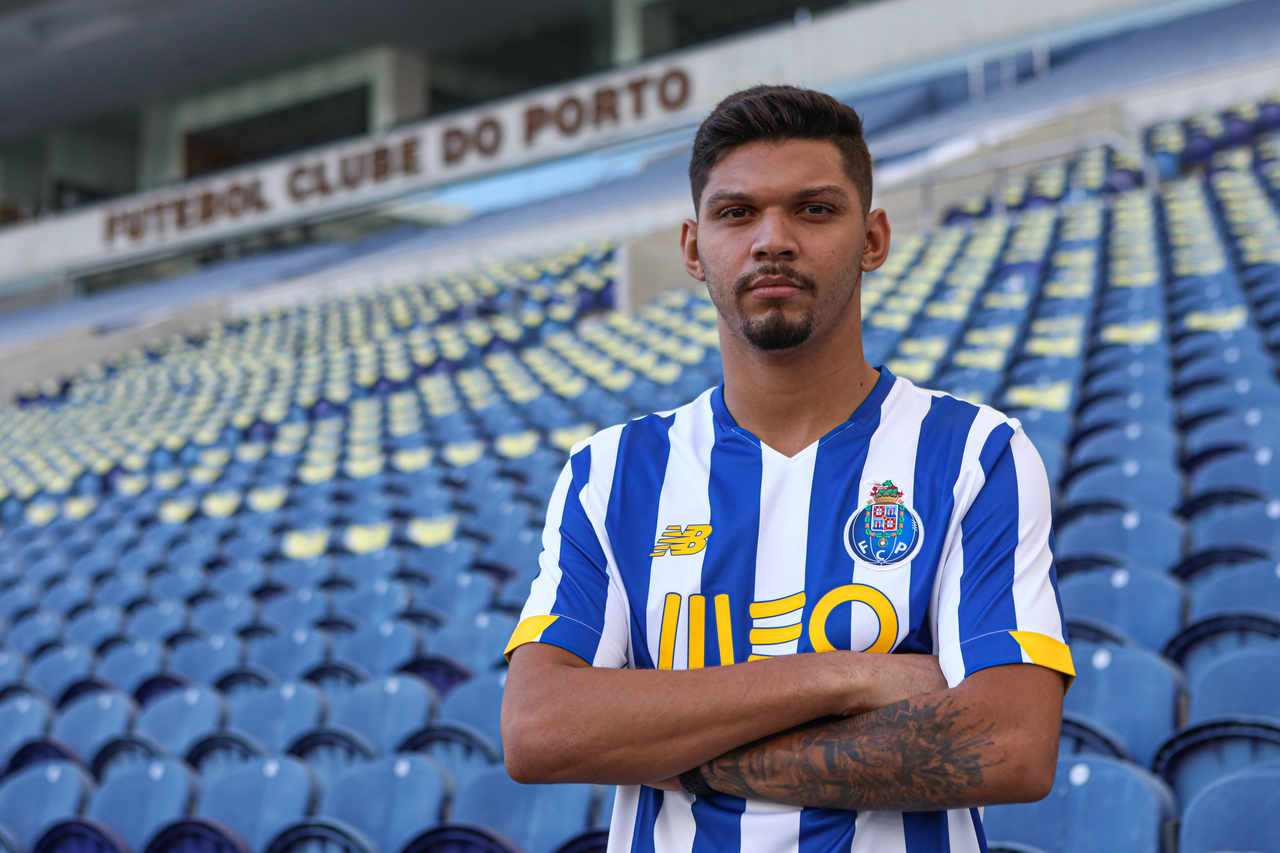 Porto anuncia Igor Cássio, ex-Botafogo, para o time B; Lateral ex ...