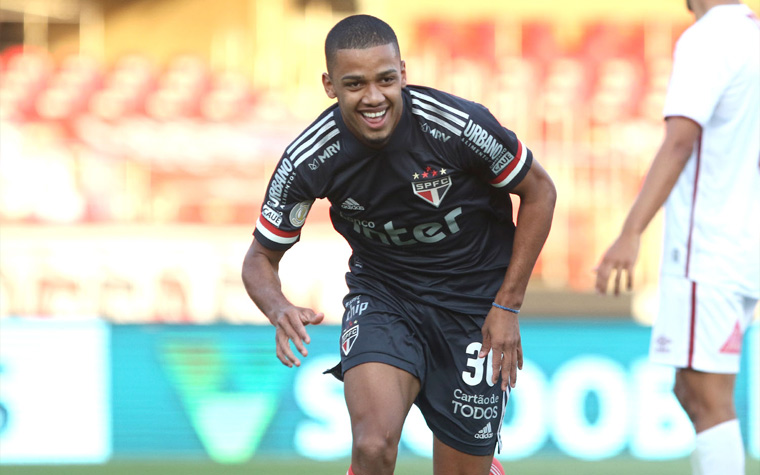Brenner evolui e ganha força para ser titular ao lado de Luciano - Lance!