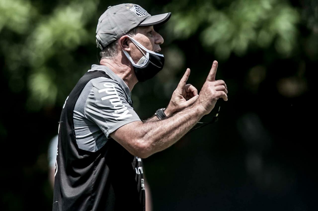 Holan testa formações e tem dúvidas para montar Santos para o clássico ...