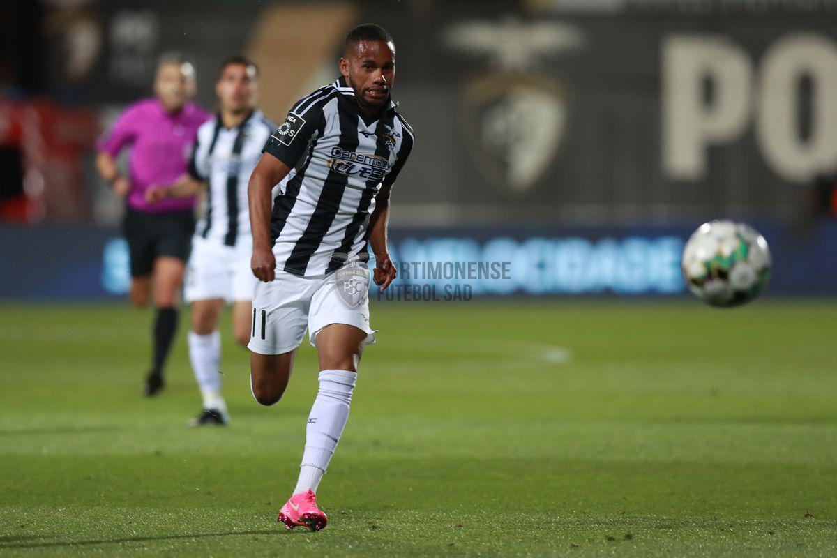 Anderson Oliveira vive boa fase no Portimonense e espera elevar nível ...