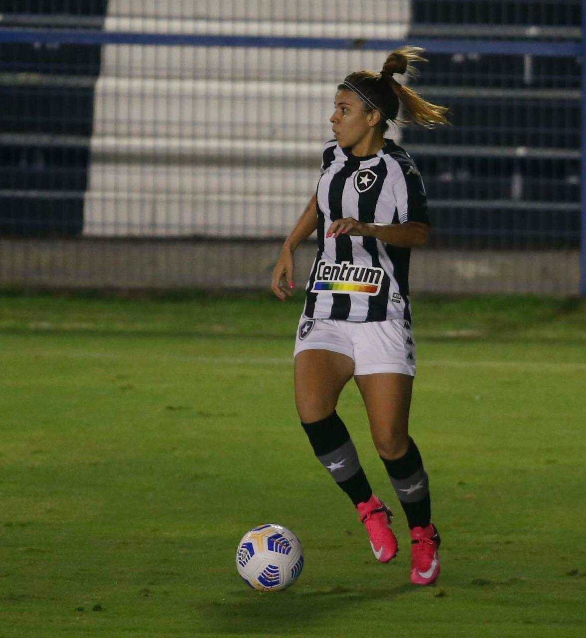 Amanda celebra primeiro gol pelo Botafogo, mas mostra foco: 'Trabalhar ...