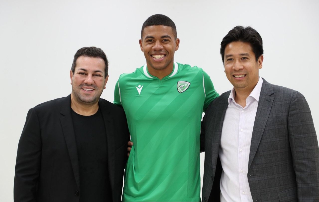 Douglas Tanque é apresentado como reforço do Khor Fakkan, dos Emirados ...