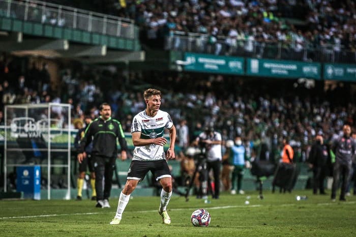 Natanael recebeu propostas, mas seguirá no Coritiba - Lance!