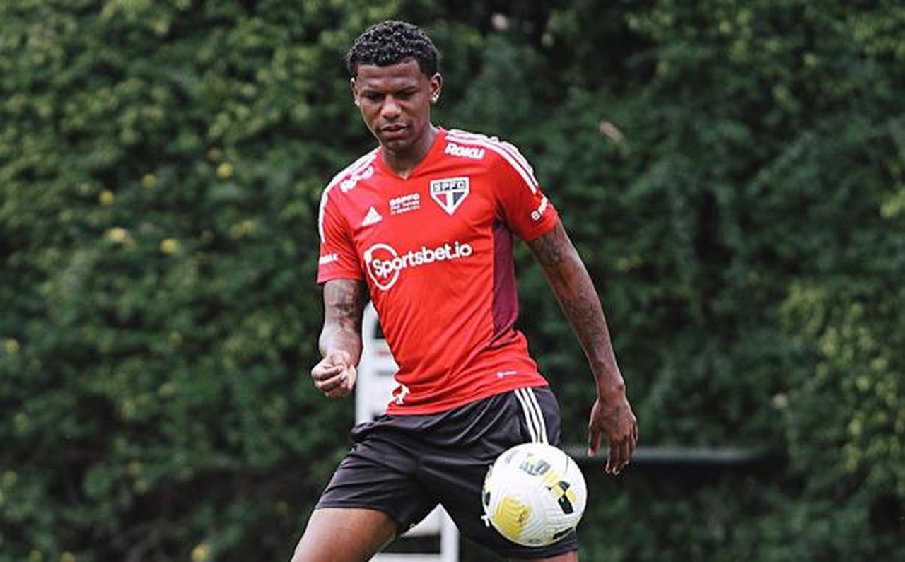 Visando Copa do Mundo, Arboleda volta aos treinos com o elenco do São ...