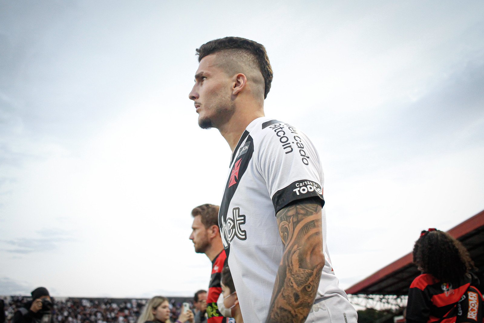 Vasco esfria interesse em Danilo Boza e jogador vai retornar ao Juventude - Lance!