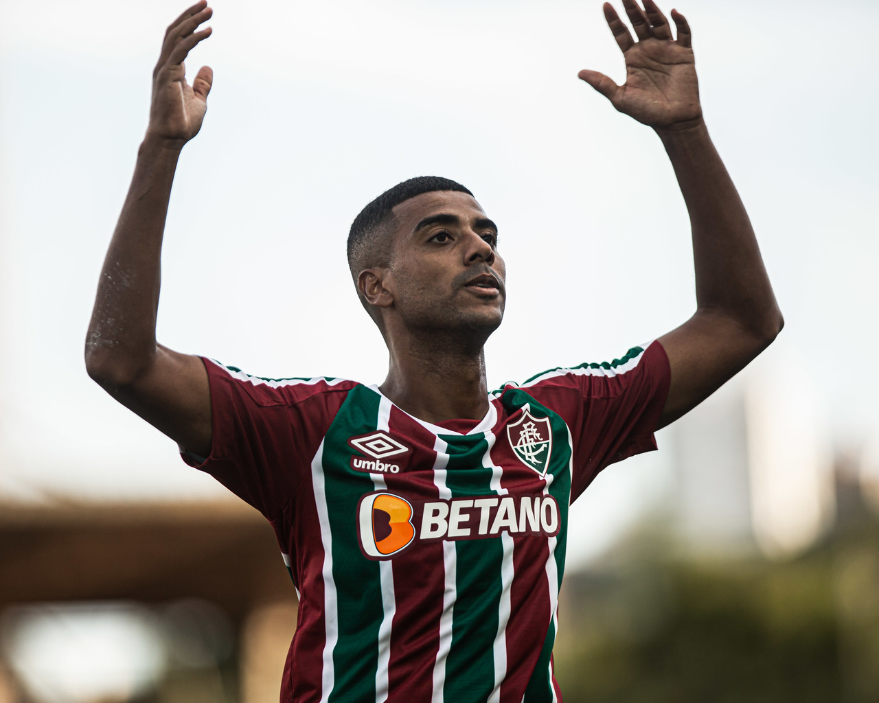 Alan ganha primeira chance como titular após retorno ao Fluminense ...