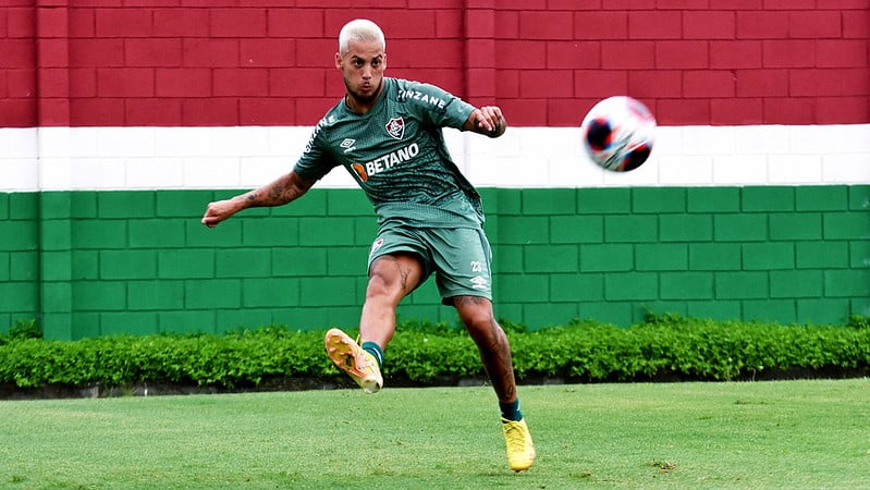 Cotado como titular do Fluminense, Guga se prepara para forte desafio ...