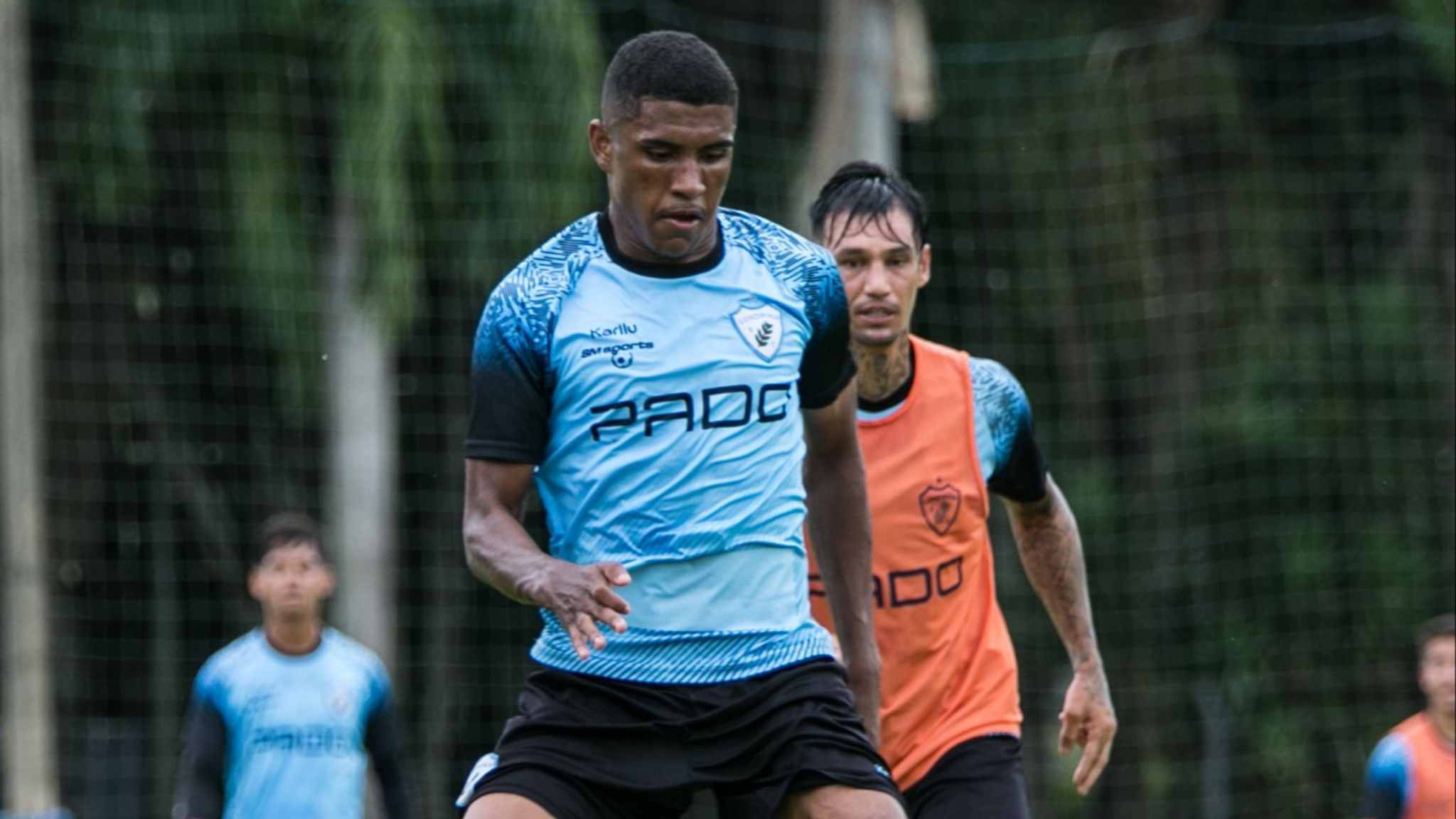 Atacante do Londrina comenta preparação do time para a Série B Atacante do Londrina comenta preparação do time para a Série B