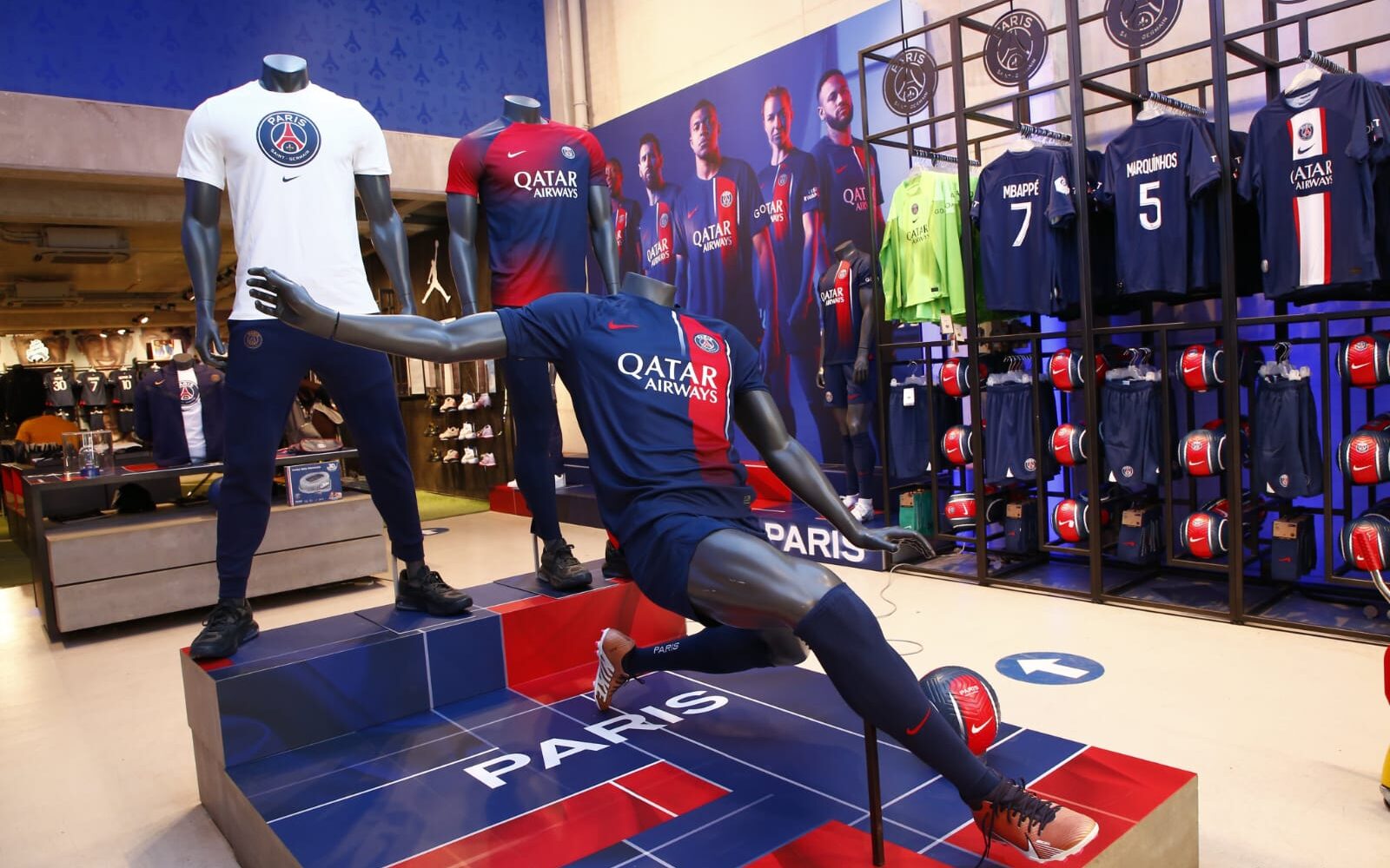 PSG lança novo uniforme com Messi, Neymar e Mbappé como modelos ...