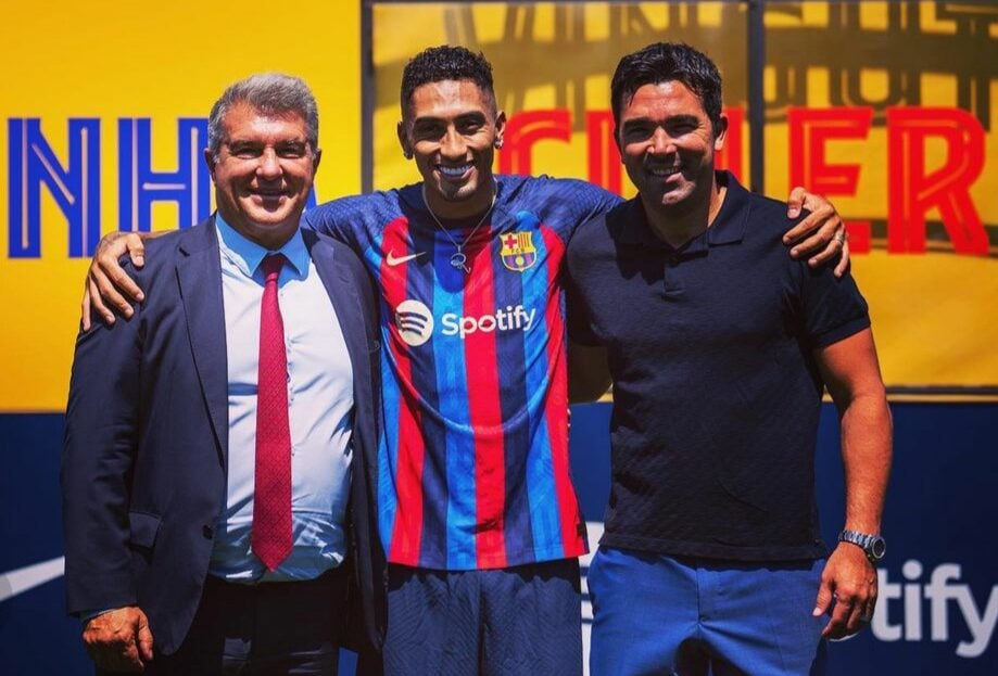 Xavi e Deco planejam próxima temporada do Barcelona - Lance!
