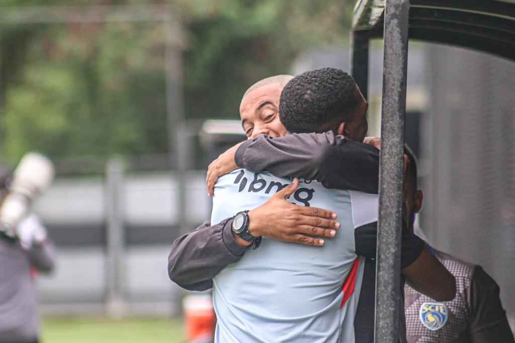 Descobridor de Rayan e Lyncon no Vasco, Silvestre dos Anjos comemora ...