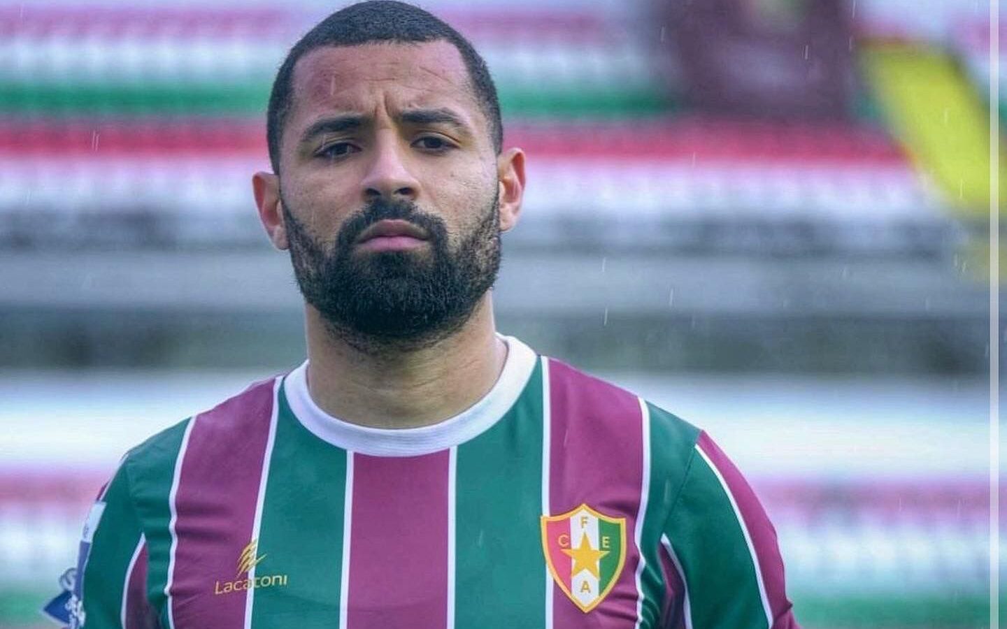 Aloísio comemora acesso com o Estrela Amadora, de Portugal - Lance!