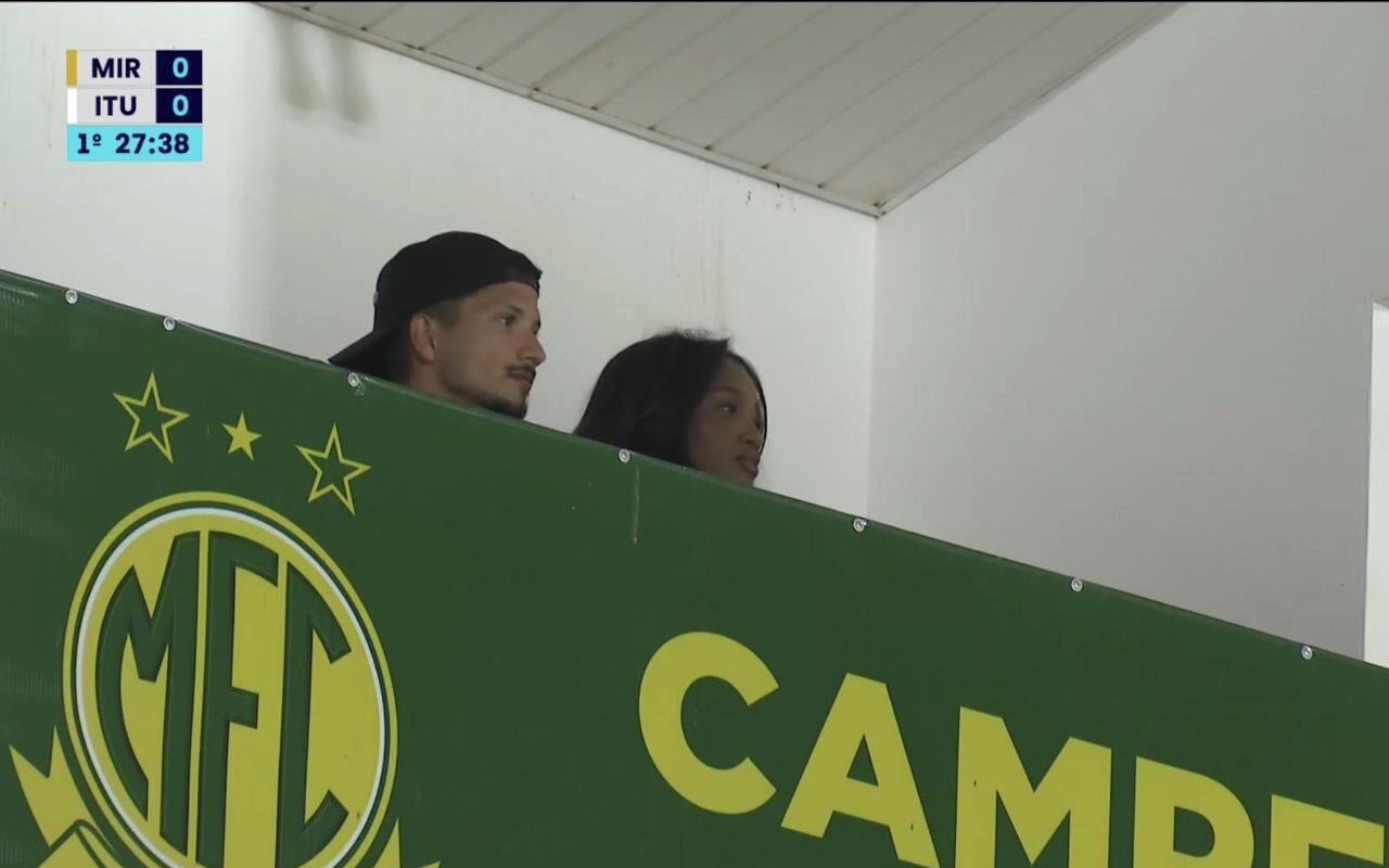 Yuri Lima leva cantora Iza para assistir Mirassol x Ituano, pela Série ...