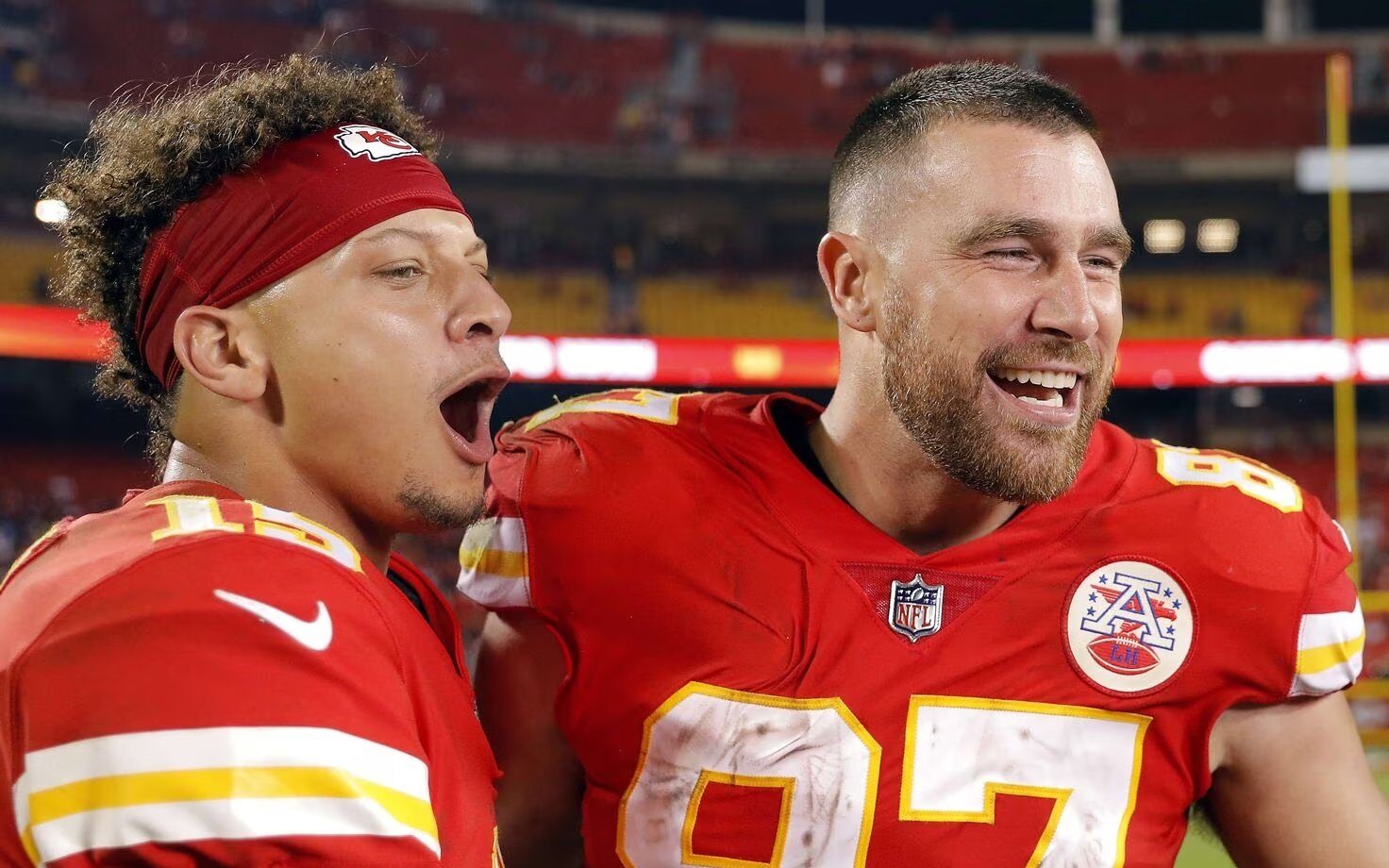 Assumiu namoro? Taylor Swift vai à loucura com touchdown de Travis ...