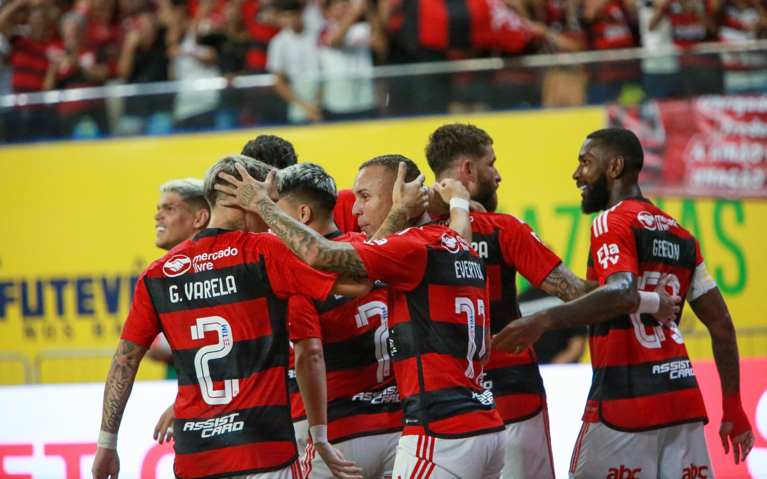 Varela avalia goleada do Flamengo e comenta chegada de De La Cruz: 'Vai somar muito' - Lance!