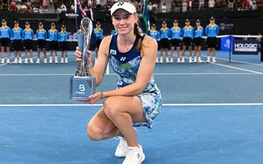 Rybakina é destaque e volta ao top 3 após título; Swiatek amplia ...