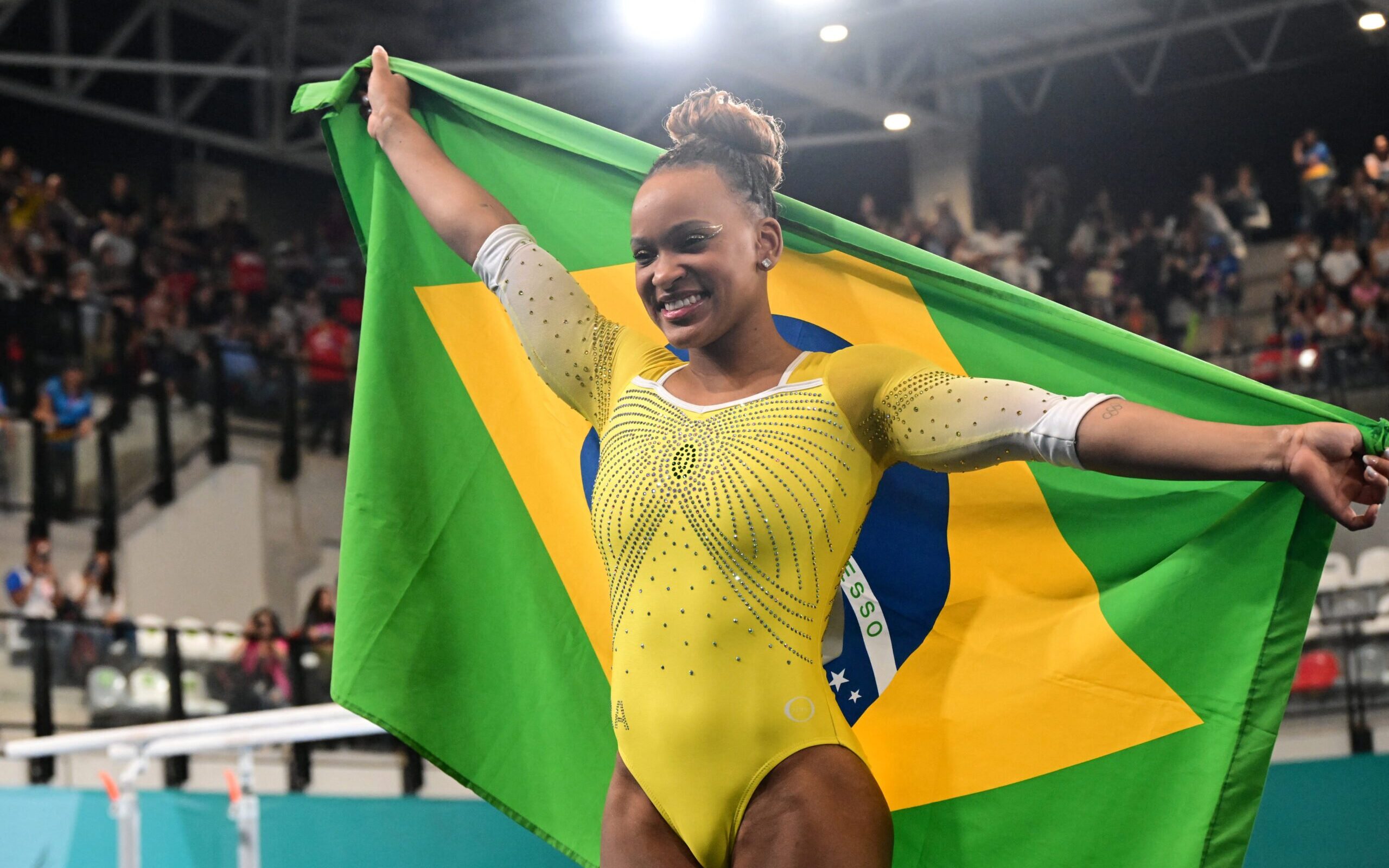 Rebeca Andrade fala sobre relação com Simone Biles